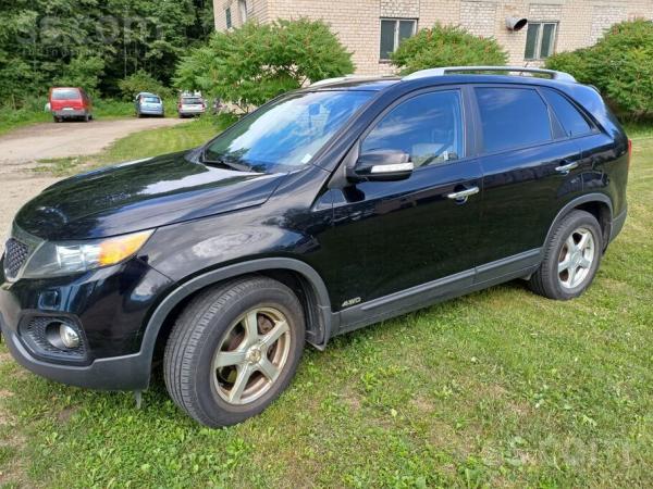 Black Kia Sorento 2009 in Daugavpils, with an engine capacity of 2.20 L and mileage of 292 thousand km for 6500 €, photo 2 on AUTOMOTO.COM.LV