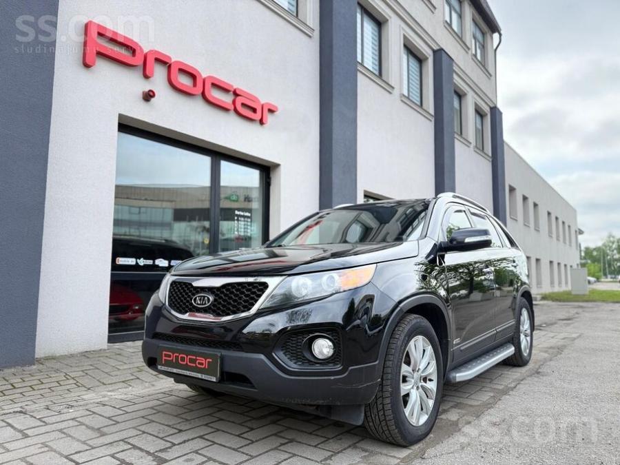 Melns Kia Sorento 2009 Rīga, ar dzinēja tilpumu 2.20 L un nobraukumu 271 tūkst. km par 5350 €, foto 1 vietnē AUTOMOTO.COM.LV