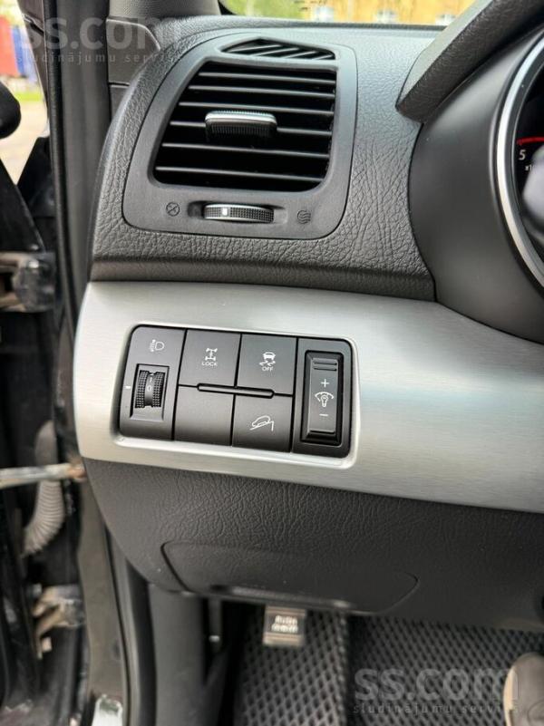 Melns Kia Sorento 2009 Rīga, ar dzinēja tilpumu 2.20 L un nobraukumu 271 tūkst. km par 5350 €, foto 9 vietnē AUTOMOTO.COM.LV