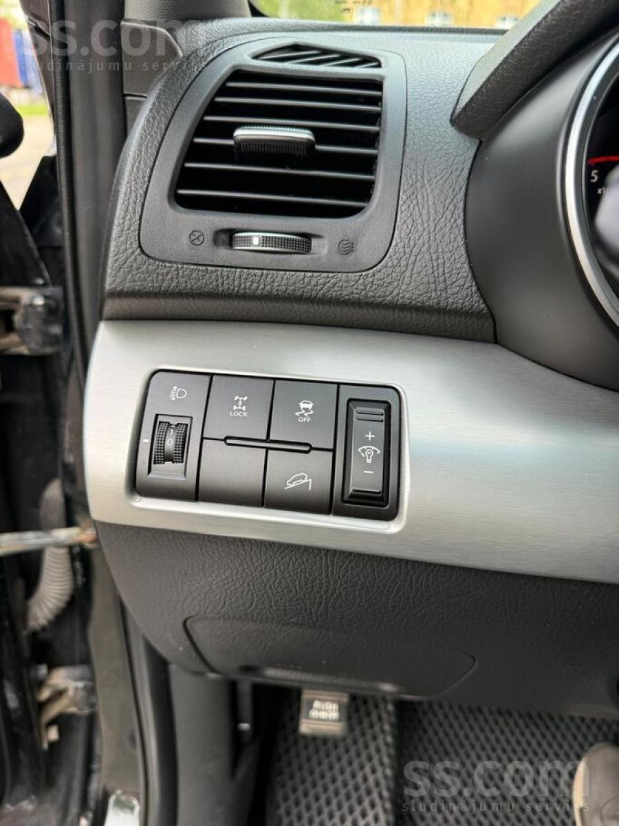Melns Kia Sorento 2009 Rīga, ar dzinēja tilpumu 2.20 L un nobraukumu 271 tūkst. km par 5350 €, foto 10 vietnē AUTOMOTO.COM.LV
