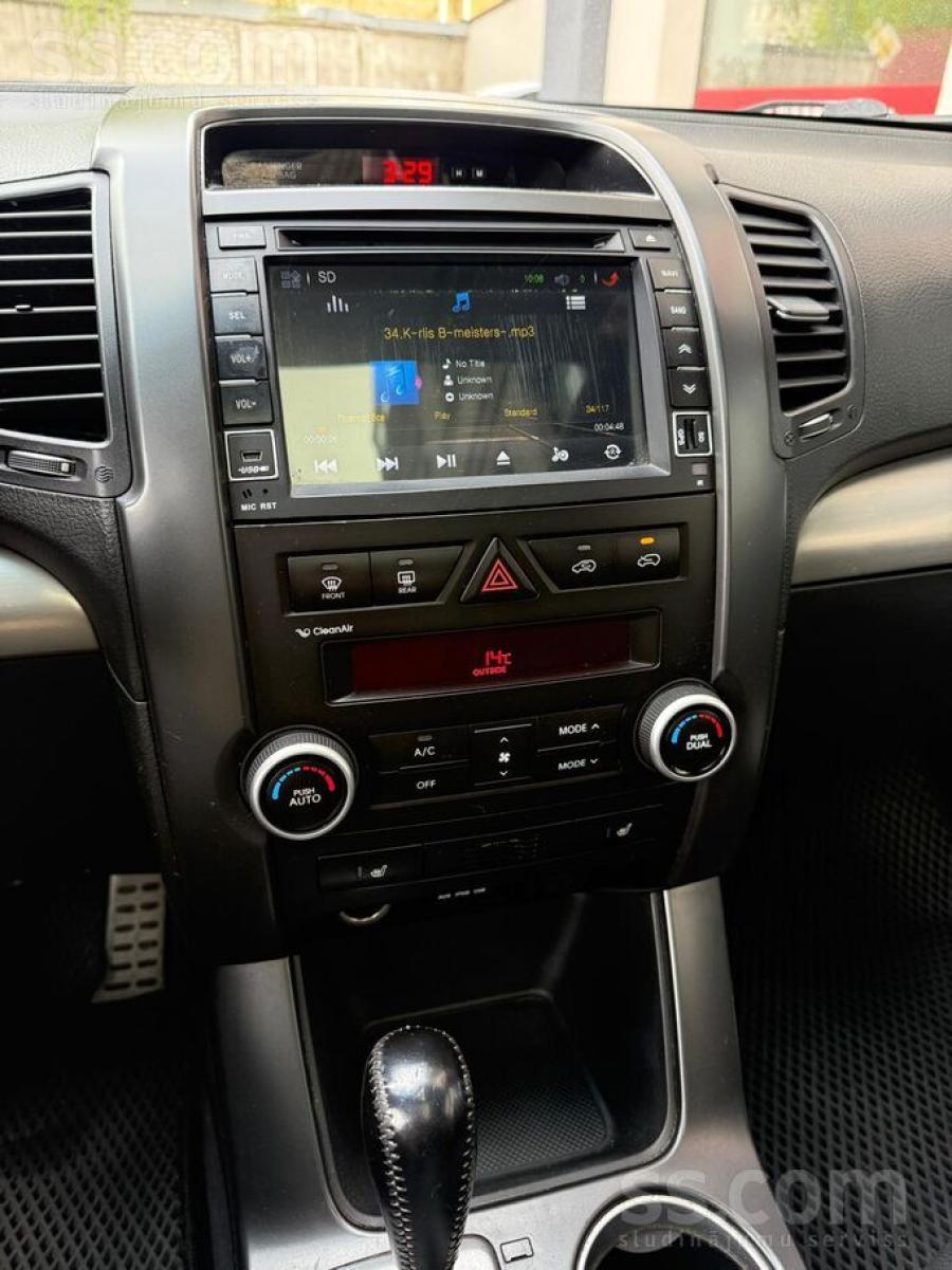 Melns Kia Sorento 2009 Rīga, ar dzinēja tilpumu 2.20 L un nobraukumu 271 tūkst. km par 5350 €, foto 11 vietnē AUTOMOTO.COM.LV