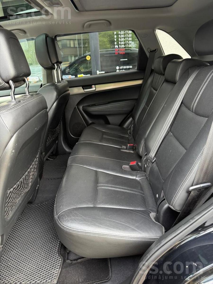 Melns Kia Sorento 2009 Rīga, ar dzinēja tilpumu 2.20 L un nobraukumu 271 tūkst. km par 5350 €, foto 15 vietnē AUTOMOTO.COM.LV