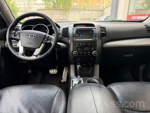 Melns Kia Sorento 2009 Rīga, ar dzinēja tilpumu 2.20 L un nobraukumu 271 tūkst. km par 5350 €, foto 18 vietnē AUTOMOTO.COM.LV