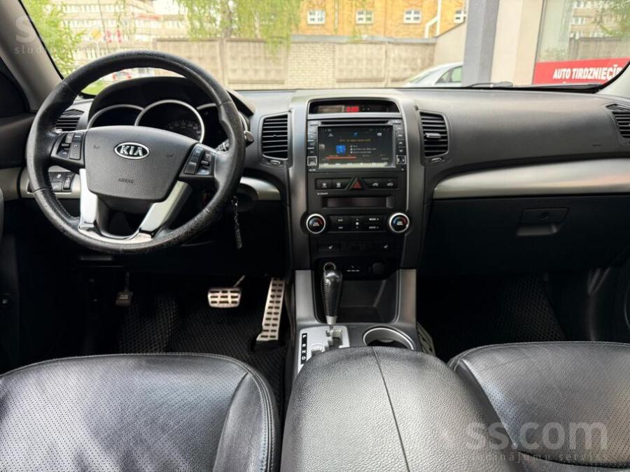 Melns Kia Sorento 2009 Rīga, ar dzinēja tilpumu 2.20 L un nobraukumu 271 tūkst. km par 5350 €, foto 18 vietnē AUTOMOTO.COM.LV