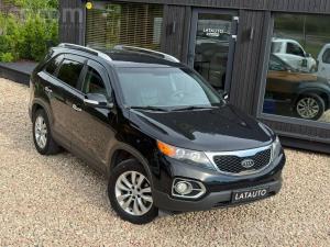 Black Kia Sorento 2009 in Riga, with an engine capacity of 2.20 L and mileage of 315 thousand km for 5500 €, photo  on AUTOMOTO.COM.LV