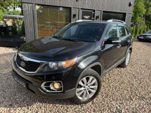 Black Kia Sorento 2009 in Riga, with an engine capacity of 2.20 L and mileage of 315 thousand km for 5500 €, photo 10 on AUTOMOTO.COM.LV
