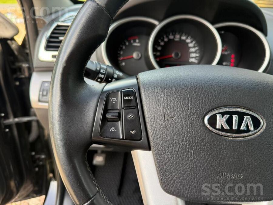 Black Kia Sorento 2009 in Riga, with an engine capacity of 2.20 L and mileage of 315 thousand km for 5500 €, photo 16 on AUTOMOTO.COM.LV