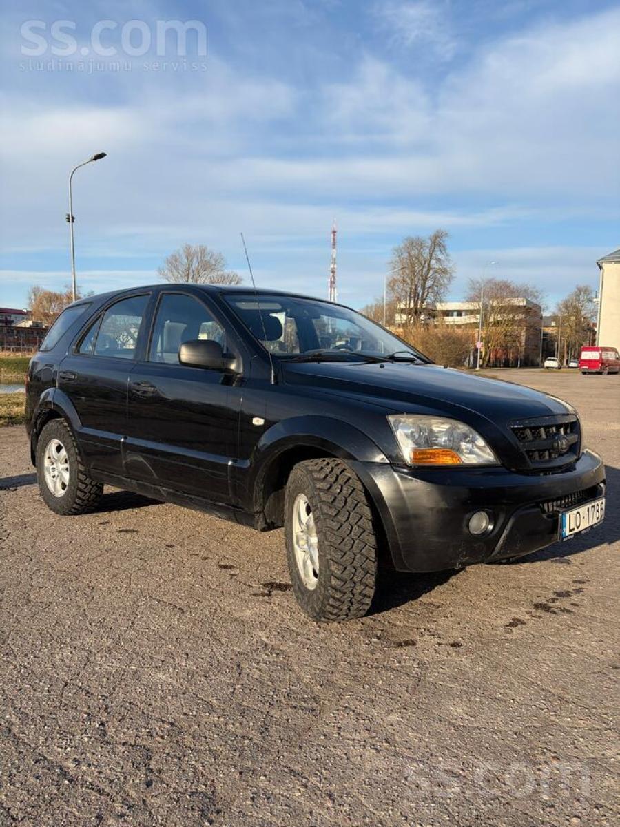 Melns Kia Sorento 2009 Liepāja, ar dzinēja tilpumu 2.50 L un nobraukumu 360 tūkst. km par 3900 €, foto 4 vietnē AUTOMOTO.COM.LV