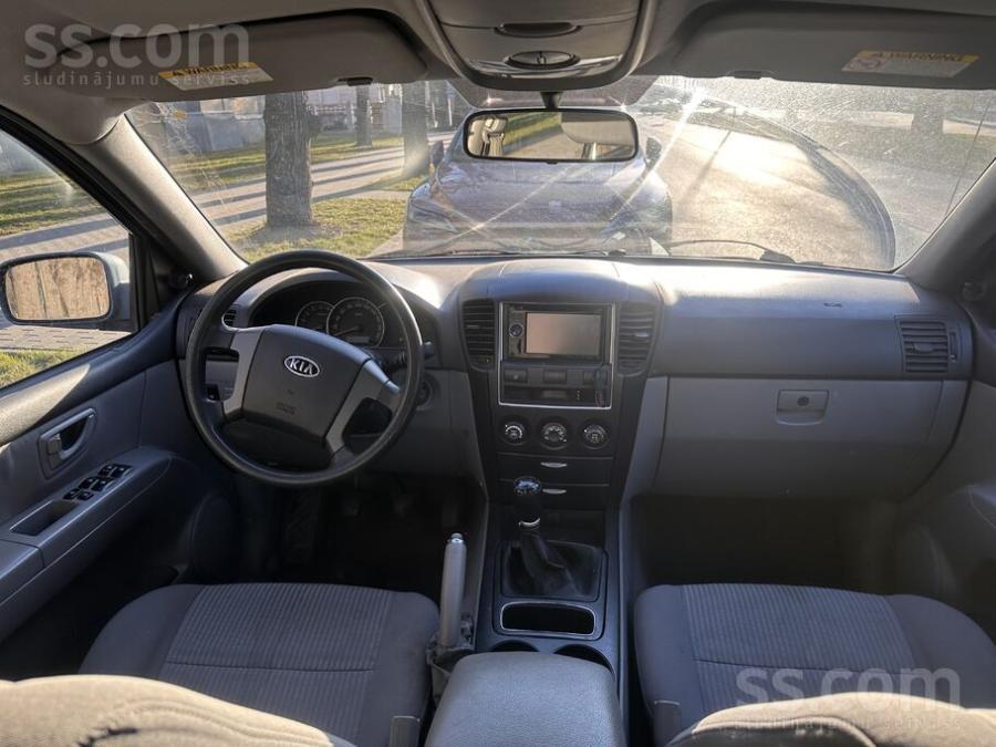 Melns Kia Sorento 2009 Liepāja, ar dzinēja tilpumu 2.50 L un nobraukumu 360 tūkst. km par 3900 €, foto 7 vietnē AUTOMOTO.COM.LV