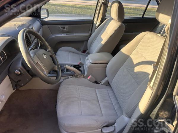 Melns Kia Sorento 2009 Liepāja, ar dzinēja tilpumu 2.50 L un nobraukumu 360 tūkst. km par 3900 €, foto 8 vietnē AUTOMOTO.COM.LV