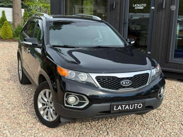 Melns Kia Sorento 2009 Rīga, ar dzinēja tilpumu 2.20 L un nobraukumu 315 tūkst. km par 4995 €, foto 2 vietnē AUTOMOTO.COM.LV