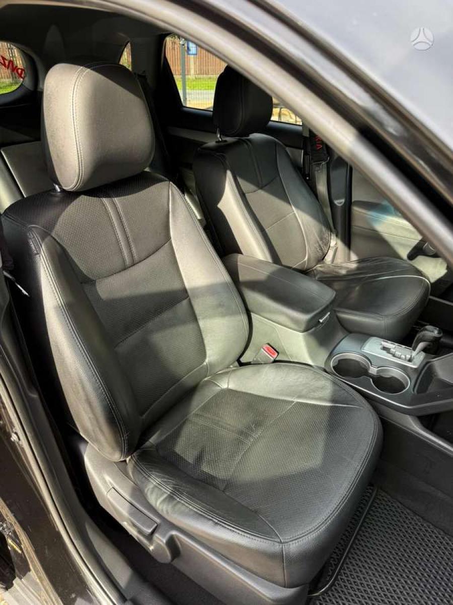 Melns Kia Sorento 2009 Rīga, ar dzinēja tilpumu 2.20 L un nobraukumu 315 tūkst. km par 4995 €, foto 19 vietnē AUTOMOTO.COM.LV
