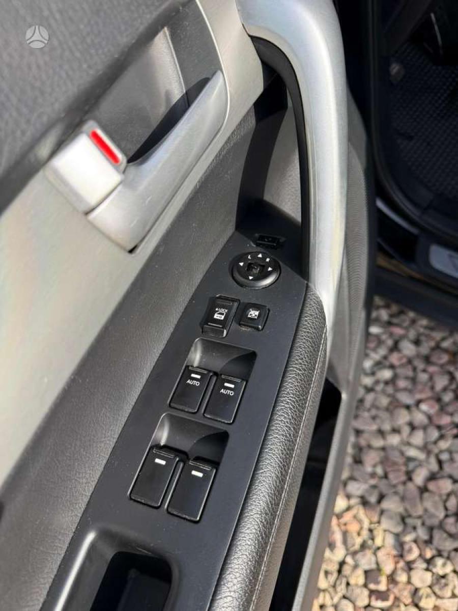 Melns Kia Sorento 2009 Rīga, ar dzinēja tilpumu 2.20 L un nobraukumu 315 tūkst. km par 4995 €, foto 31 vietnē AUTOMOTO.COM.LV