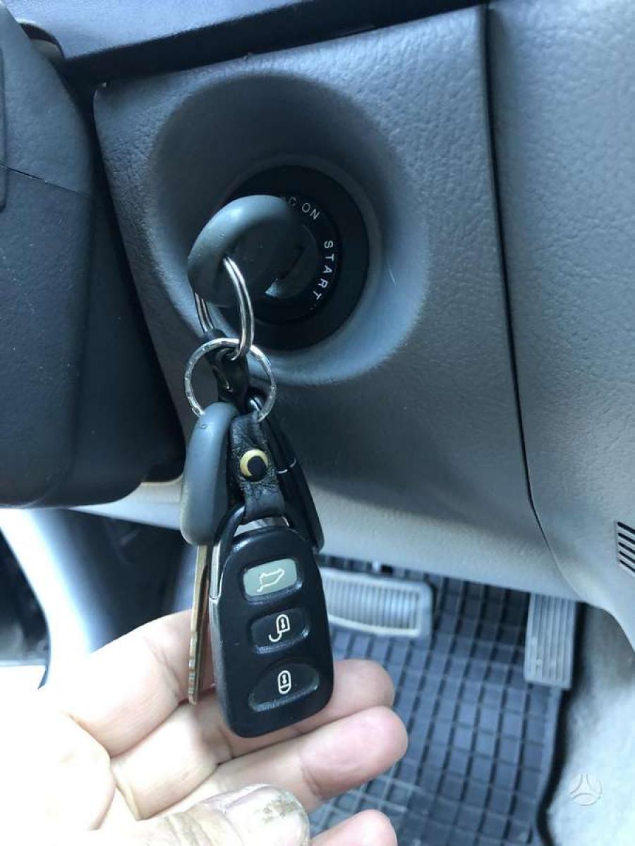 Melns Kia Sorento 2009 Kauņa, ar dzinēja tilpumu 2.50 L un nobraukumu 280 tūkst. km par 3200 €, foto 10 vietnē AUTOMOTO.COM.LV