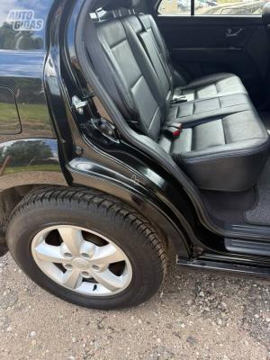 Black Kia Sorento 2009 in Prienai, with an engine capacity of 2.50 L and mileage of 225 thousand km for 3700 €, photo 7 on AUTOMOTO.COM.LV