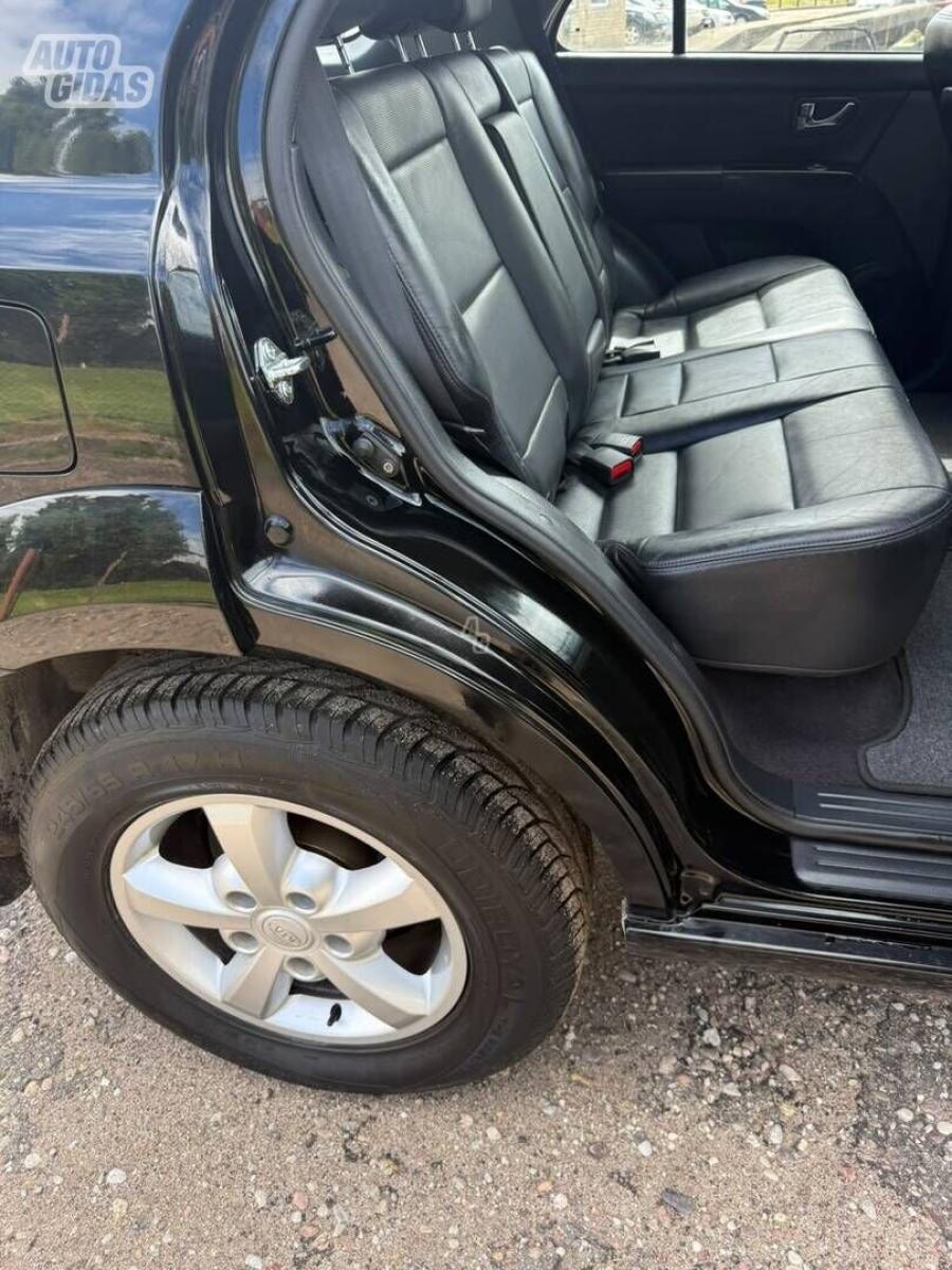 Black Kia Sorento 2009 in Prienai, with an engine capacity of 2.50 L and mileage of 225 thousand km for 3700 €, photo 7 on AUTOMOTO.COM.LV