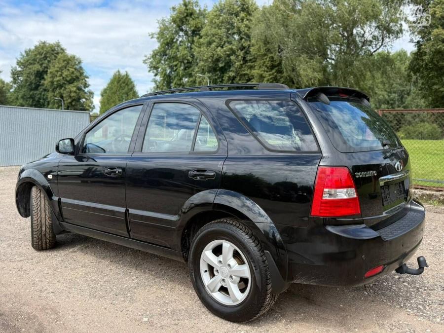 Black Kia Sorento 2009 in Prienai, with an engine capacity of 2.50 L and mileage of 225 thousand km for 3700 €, photo 16 on AUTOMOTO.COM.LV
