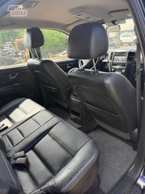 Black Kia Sorento 2009 in Prienai, with an engine capacity of 2.50 L and mileage of 225 thousand km for 3700 €, photo 18 on AUTOMOTO.COM.LV