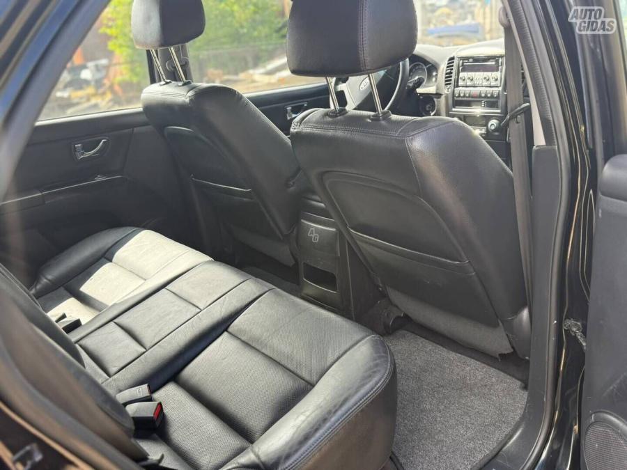 Black Kia Sorento 2009 in Prienai, with an engine capacity of 2.50 L and mileage of 225 thousand km for 3700 €, photo 26 on AUTOMOTO.COM.LV