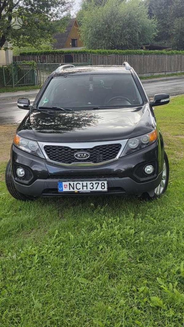 Melns Kia Sorento 2009 Viļņa, ar dzinēja tilpumu 2.20 L un nobraukumu 328 tūkst. km par 5700 €, foto 3 vietnē AUTOMOTO.COM.LV