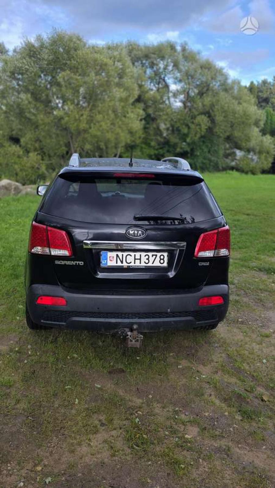 Black Kia Sorento 2009 in Vilnius, with an engine capacity of 2.20 L and mileage of 328 thousand km for 5700 €, photo 5 on AUTOMOTO.COM.LV
