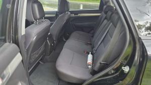 Black Kia Sorento 2009 in Vilnius, with an engine capacity of 2.20 L and mileage of 328 thousand km for 5700 €, photo 7 on AUTOMOTO.COM.LV