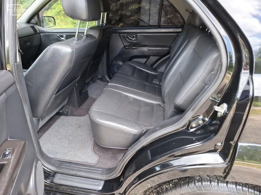 Black Kia Sorento 2009 in Prienai, with an engine capacity of 2.50 L and mileage of 223 thousand km for 3700 €, photo 13 on AUTOMOTO.COM.LV