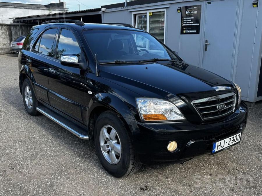 Black Kia Sorento 2009 in Daugavpils, with an engine capacity of 2.50 L and mileage of 0 thousand km for 4000 €, photo 1 on AUTOMOTO.COM.LV