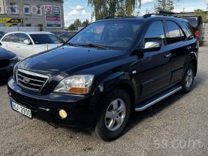 Black Kia Sorento 2009 in Daugavpils, with an engine capacity of 2.50 L and mileage of 0 thousand km for 4000 €, photo 4 on AUTOMOTO.COM.LV