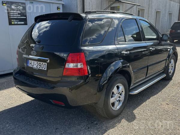 Black Kia Sorento 2009 in Daugavpils, with an engine capacity of 2.50 L and mileage of 0 thousand km for 4000 €, photo 7 on AUTOMOTO.COM.LV
