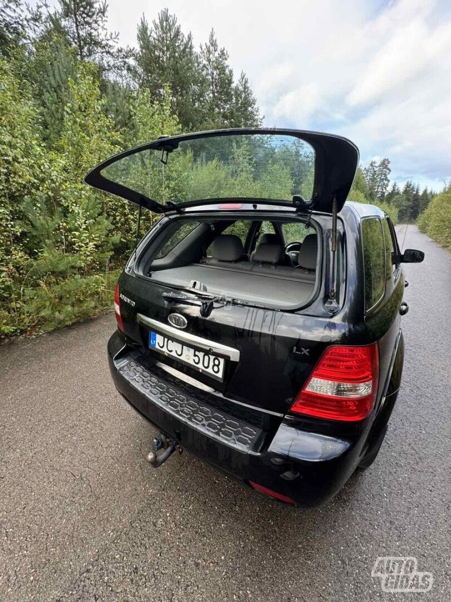 Melns Kia Sorento 2009 Viļņa, ar dzinēja tilpumu 2.50 L un nobraukumu 231 tūkst. km par 3500 €, foto 13 vietnē AUTOMOTO.COM.LV