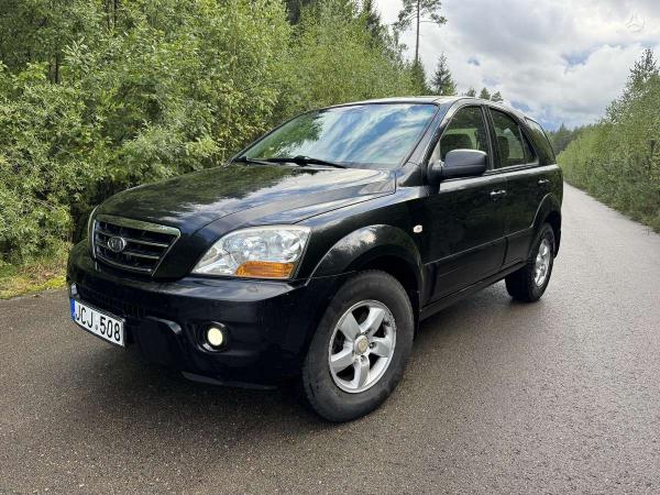 Kia Sorento 2009 in Salcininkai on AUTOMOTO.COM.LV Black Kia Sorento 2009 in Salcininkai, with an engine capacity of 2.50 L and mileage of 231 thousand km for 3500 €, photo 5 on AUTOMOTO.COM.LV