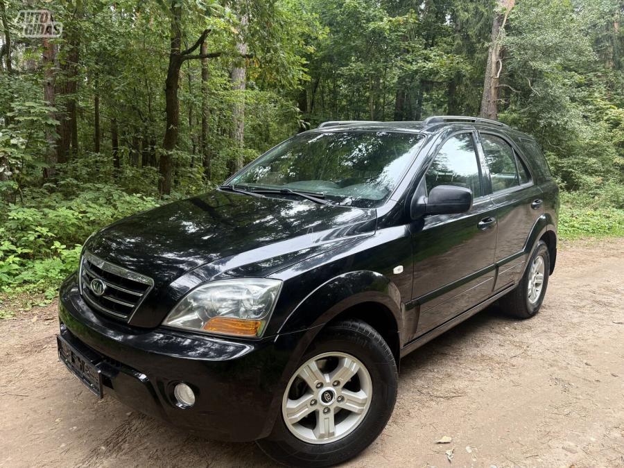 Black Kia Sorento 2009 in Prienai, with an engine capacity of 2.50 L and mileage of 249 thousand km for 2650 €, photo 4 on AUTOMOTO.COM.LV