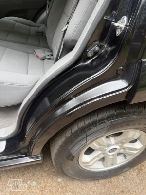 Black Kia Sorento 2009 in Prienai, with an engine capacity of 2.50 L and mileage of 249 thousand km for 2650 €, photo 17 on AUTOMOTO.COM.LV