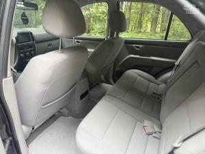 Black Kia Sorento 2009 in Prienai, with an engine capacity of 2.50 L and mileage of 249 thousand km for 2650 €, photo 19 on AUTOMOTO.COM.LV