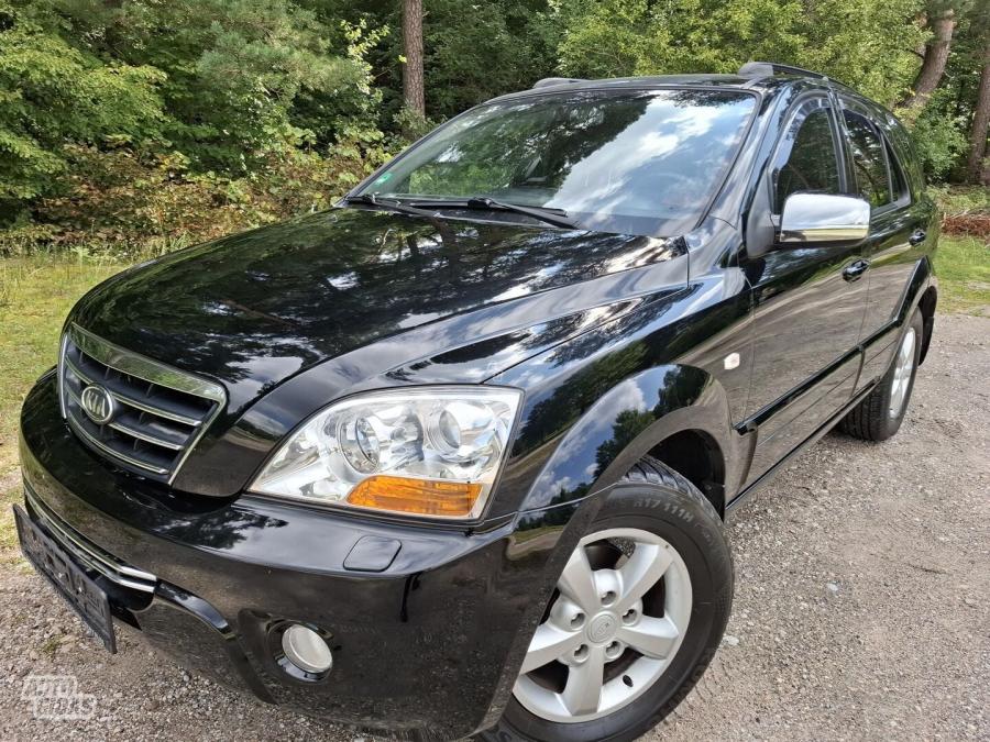 Black Kia Sorento 2009 in Prienai, with an engine capacity of 2.50 L and mileage of 223 thousand km for 3700 €, photo 1 on AUTOMOTO.COM.LV