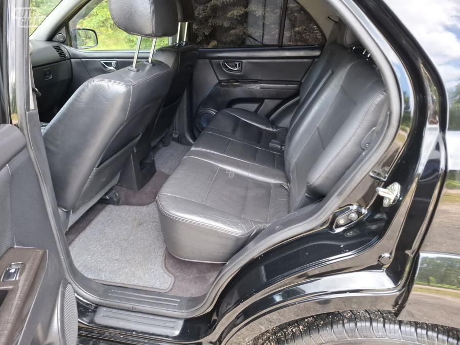 Black Kia Sorento 2009 in Prienai, with an engine capacity of 2.50 L and mileage of 223 thousand km for 3700 €, photo 9 on AUTOMOTO.COM.LV