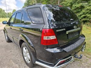 Black Kia Sorento 2009 in Prienai, with an engine capacity of 2.50 L and mileage of 223 thousand km for 3700 €, photo 19 on AUTOMOTO.COM.LV