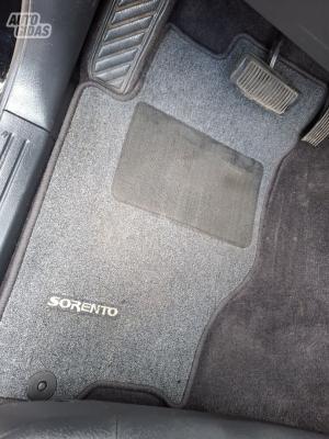 Black Kia Sorento 2009 in Prienai, with an engine capacity of 2.50 L and mileage of 223 thousand km for 3700 €, photo 30 on AUTOMOTO.COM.LV