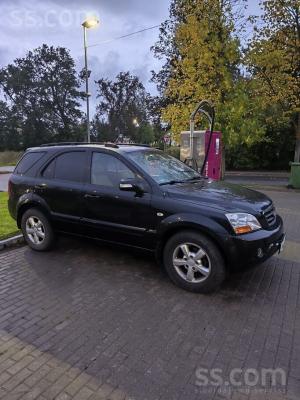 Black Kia Sorento 2009 in Rezekne, with an engine capacity of 2.50 L and mileage of 220 thousand km for 4000 €, photo  on AUTOMOTO.COM.LV