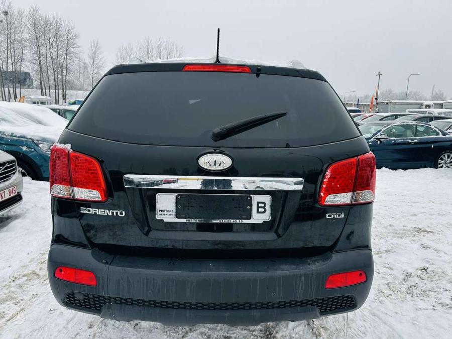 Melns Kia Sorento 2010 Kauņa, ar dzinēja tilpumu 2.20 L un nobraukumu 190 tūkst. km par 7450 €, foto 5 vietnē AUTOMOTO.COM.LV