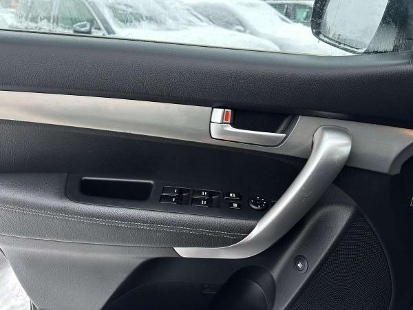 Melns Kia Sorento 2010 Kauņa, ar dzinēja tilpumu 2.20 L un nobraukumu 190 tūkst. km par 7450 €, foto 11 vietnē AUTOMOTO.COM.LV