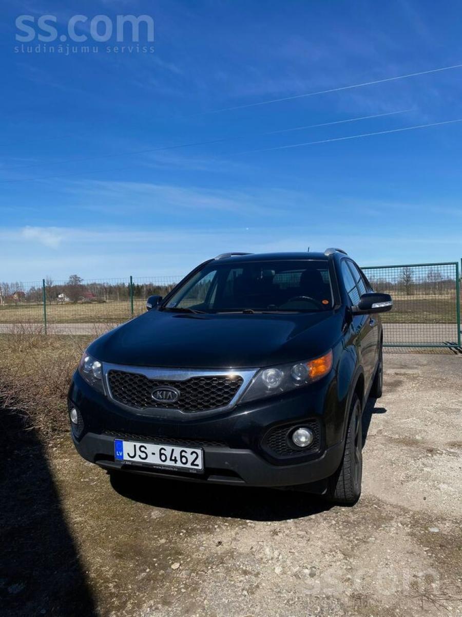 Melns Kia Sorento 2010 Ogre, ar dzinēja tilpumu 2.40 L un nobraukumu 330 tūkst. km par 1800 €, foto 1 vietnē AUTOMOTO.COM.LV