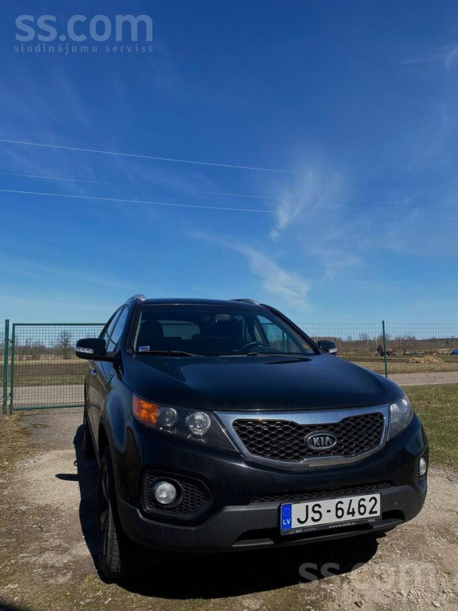 Melns Kia Sorento 2010 Ogre, ar dzinēja tilpumu 2.40 L un nobraukumu 330 tūkst. km par 1800 €, foto 3 vietnē AUTOMOTO.COM.LV