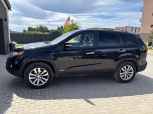 Black Kia Sorento 2010 in Vilnius, with an engine capacity of 2.20 L and mileage of 243 thousand km for 5850 €, photo  on AUTOMOTO.COM.LV