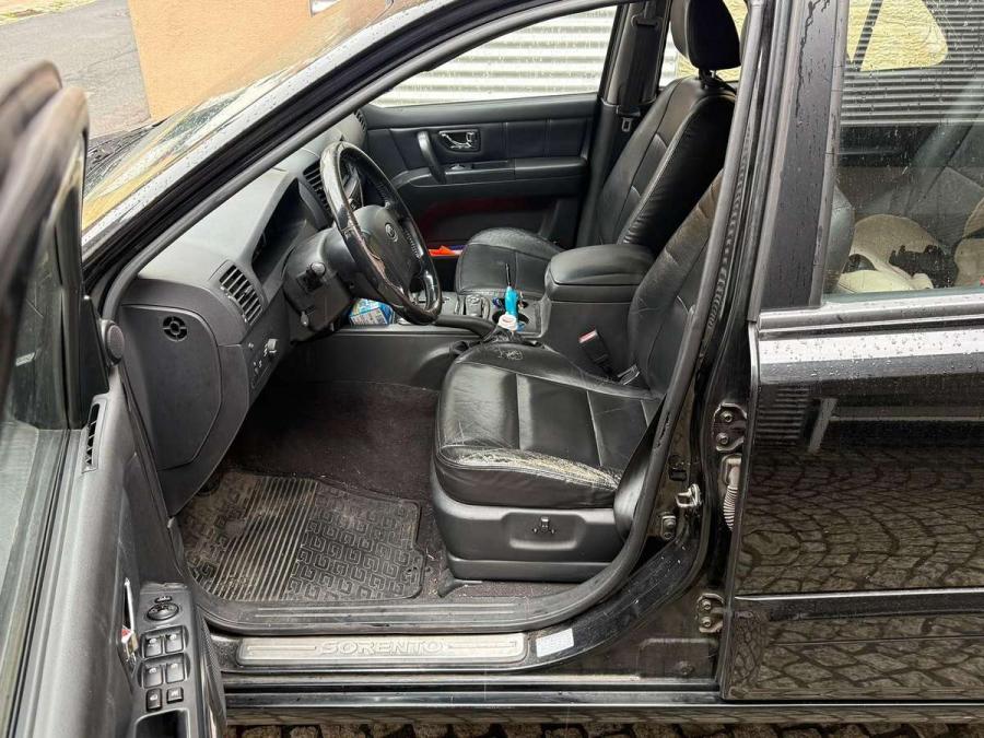 Melns Kia Sorento 2010 Utena, ar dzinēja tilpumu 2.50 L un nobraukumu 241 tūkst. km par 2100 €, foto 9 vietnē AUTOMOTO.COM.LV
