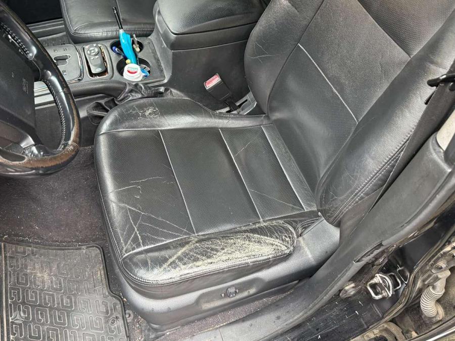Melns Kia Sorento 2010 Utena, ar dzinēja tilpumu 2.50 L un nobraukumu 241 tūkst. km par 2100 €, foto 10 vietnē AUTOMOTO.COM.LV