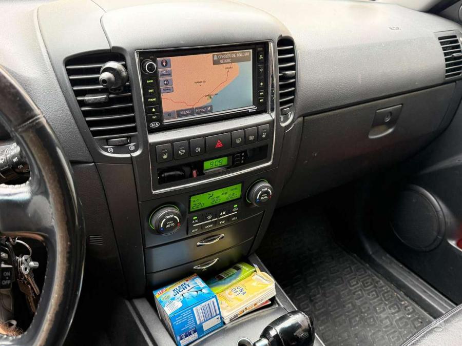 Melns Kia Sorento 2010 Utena, ar dzinēja tilpumu 2.50 L un nobraukumu 241 tūkst. km par 2100 €, foto 16 vietnē AUTOMOTO.COM.LV