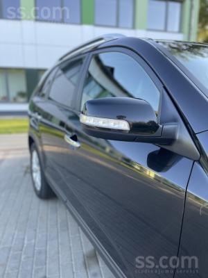 Melns Kia Sorento 2010 Rēzekne, ar dzinēja tilpumu 2.20 L un nobraukumu 272 tūkst. km par 7500 €, foto 5 vietnē AUTOMOTO.COM.LV
