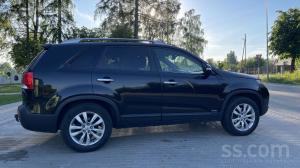 Melns Kia Sorento 2010 Rēzekne, ar dzinēja tilpumu 2.20 L un nobraukumu 272 tūkst. km par 7500 €, foto 7 vietnē AUTOMOTO.COM.LV